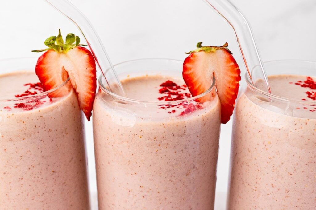 Smoothie à la Fraise et à la Banane (Riche en Protéines et en Fibres ...