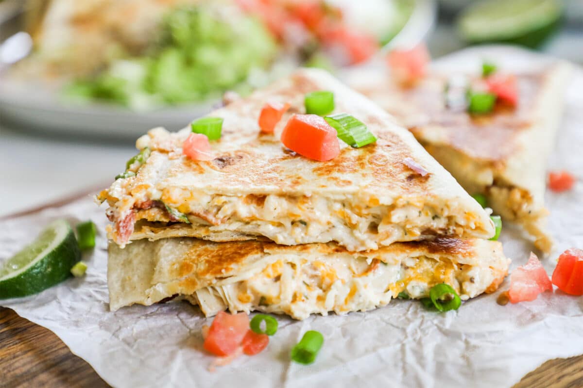 Quesadilla au Poulet, Bacon et Ranch · Recettes Faciles pour la Famille ...